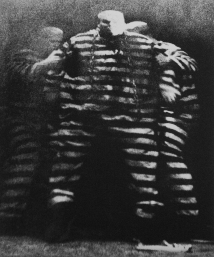 alfred_jarry_Ubu_Rey_teatro_en_la_balaustrada_praga_1964_josef_k ...