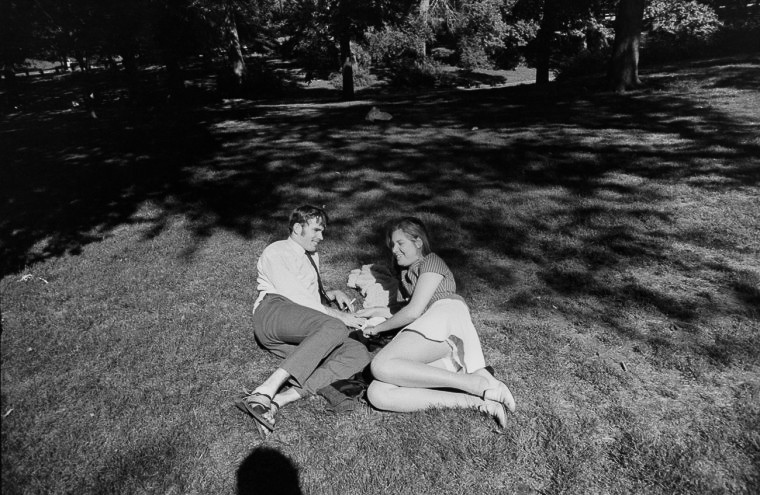 Untitled, ca. 1976_Garry_Winogrand_Women_Are_Beautiful_65 | Oscar en Fotos