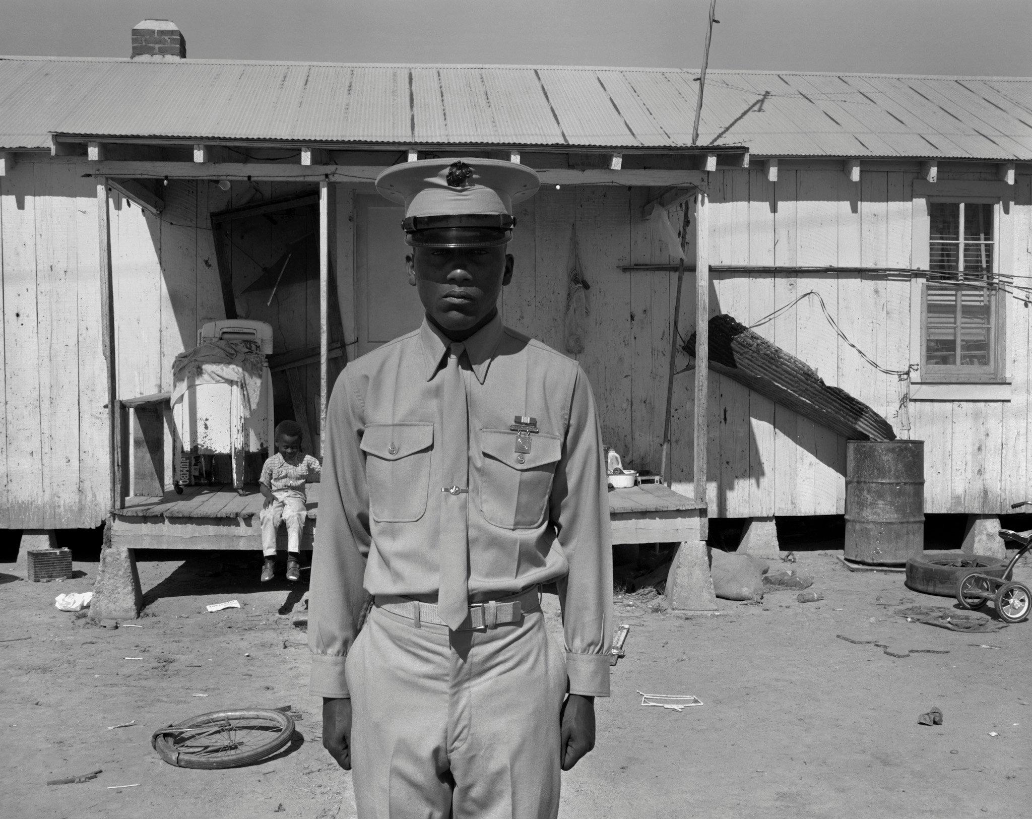 euguen_richards_U.S. Marine. Hughes, Ark., 1970. | Oscar en Fotos